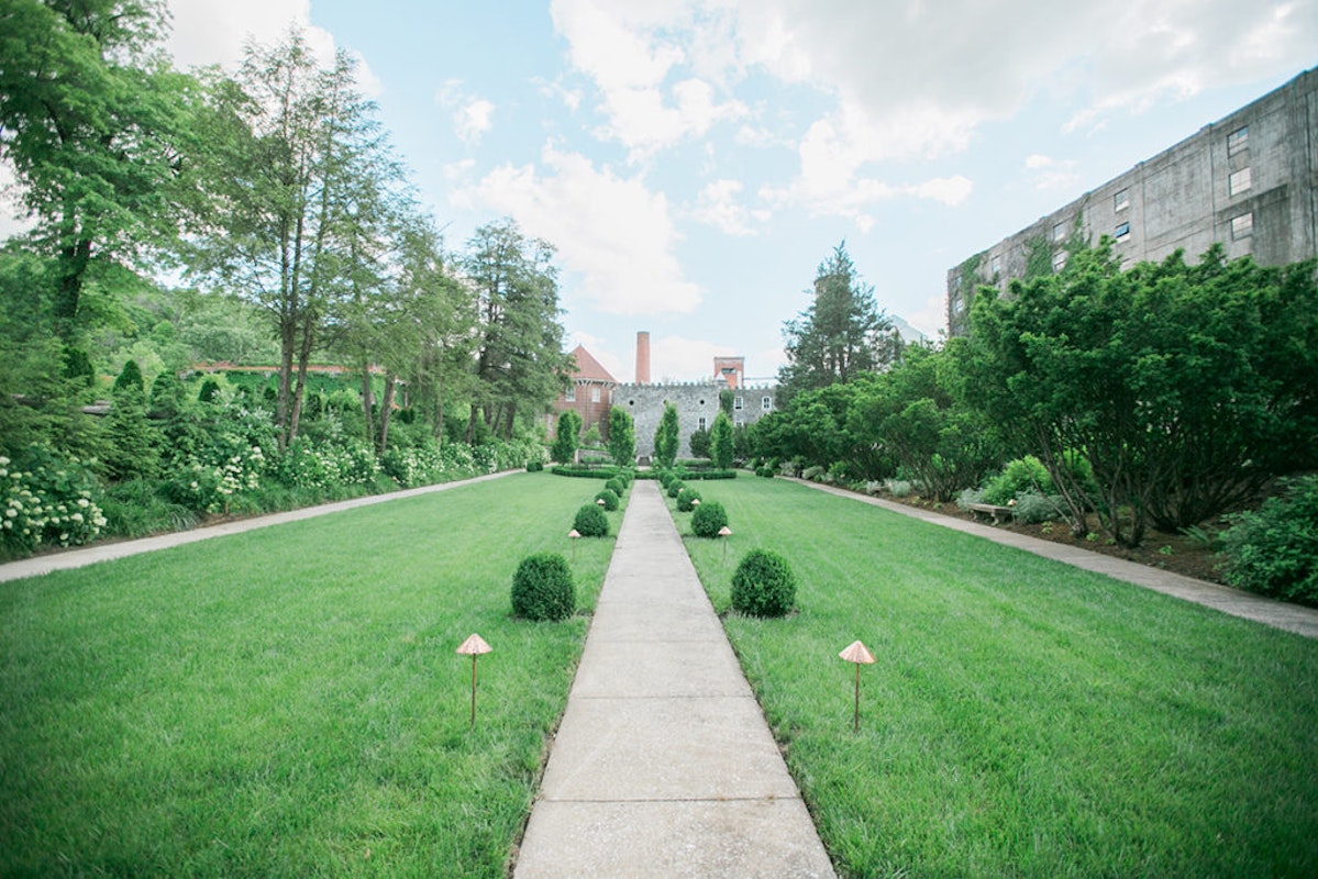Marianne Barnes: Kentucky Bourbon's First Female Master Distiller ...